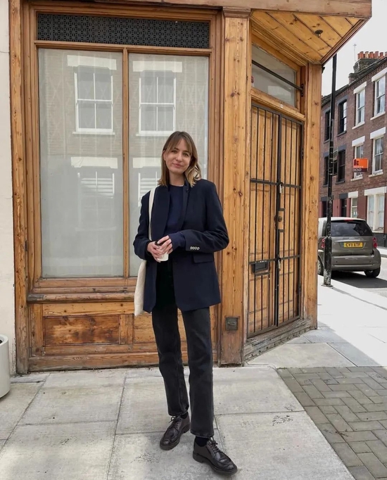 “Clean Fit”到底是一种值得追的新风格吗？|穿搭|时尚博主|极简主义_新浪时尚_新浪网