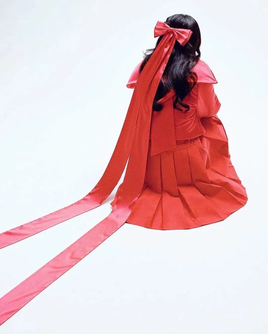 Jennie推動下的「Bowcore」美學風格 如何演繹全新的女性魅力？ - 新浪香港