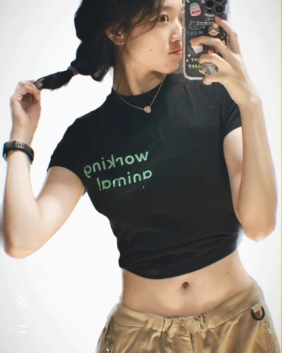 春日想给衣服添添彩，她们都选绿色！ -6parkbbs.com