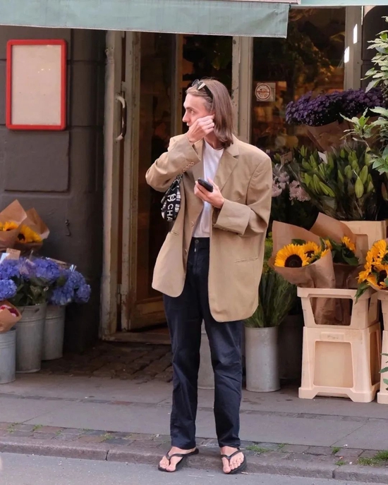 “Clean Fit”到底是一种值得追的新风格吗？|穿搭|时尚博主|极简主义_新浪时尚_新浪网