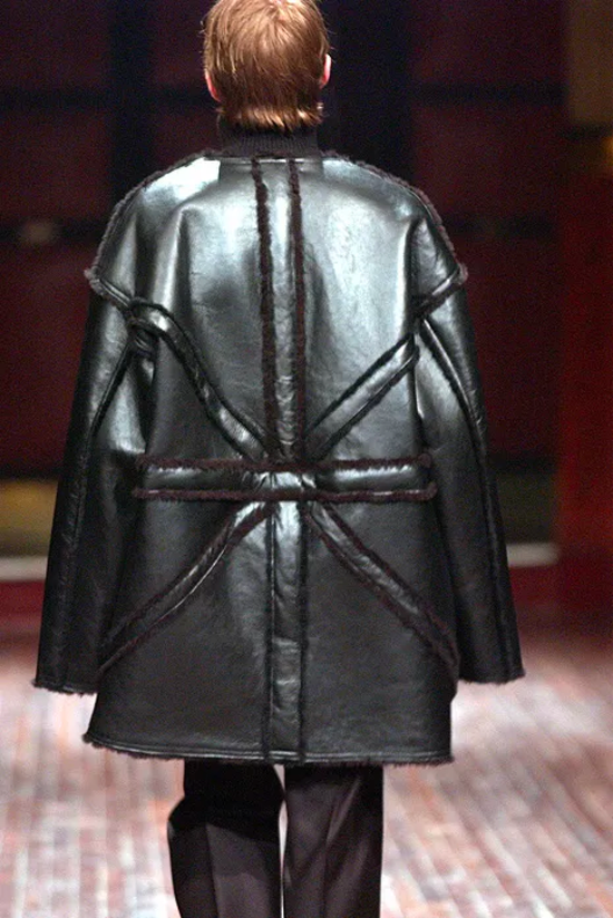 Throwback | Raf Simons 的 7 支经典秀场|Raf Simons|秀场_新浪时尚_新浪网