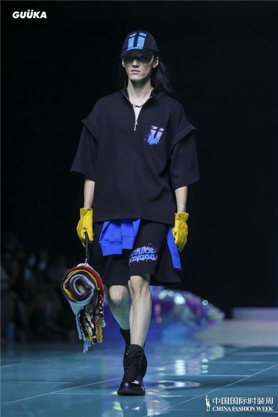 无奇不U GUUKA古由卡2023S/S发布会登陆中国国际时装周|GUUKA|古由卡|中国国际时装周_新浪时尚_新浪网