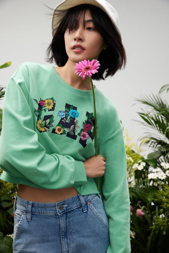 春暖花开，心花盛放——Gap发布2023年早春花系列_新浪时尚_新浪网