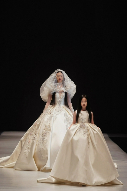 WANG FENG BRIDAL 2022春夏系列上海时装秀|WANG FENG_新浪时尚_新浪网