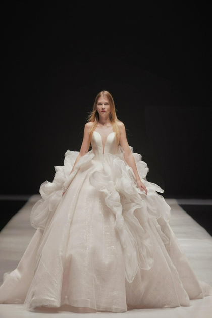 WANG FENG BRIDAL 2022春夏系列上海时装秀|WANG FENG_新浪时尚_新浪网