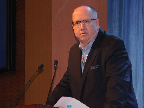 Peter Todd：科技发展颠覆传统商学教育_手机新浪网