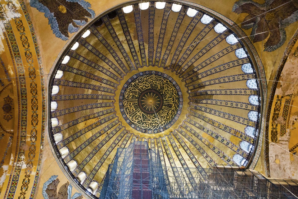 伊斯坦布尔第一景点，中古世界七大奇迹之一的圣索菲亚大教堂