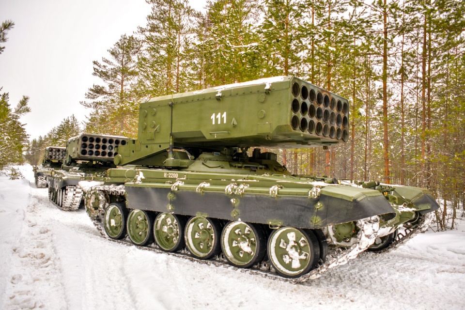 俄罗斯TOS1A喷火坦克|喷火坦克|火箭炮|底盘_新浪新闻