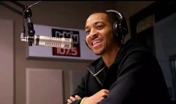 16岁不到1米6被嘲笑 18岁单场54分 25岁变亿元先生。这是CJ的篮球故事