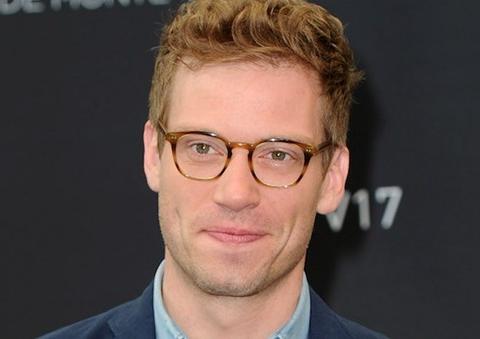 威尔与格蕾丝：Will多了一位新男友，你可能认识他|花孔雀|做客|明星伙伴_新浪新闻