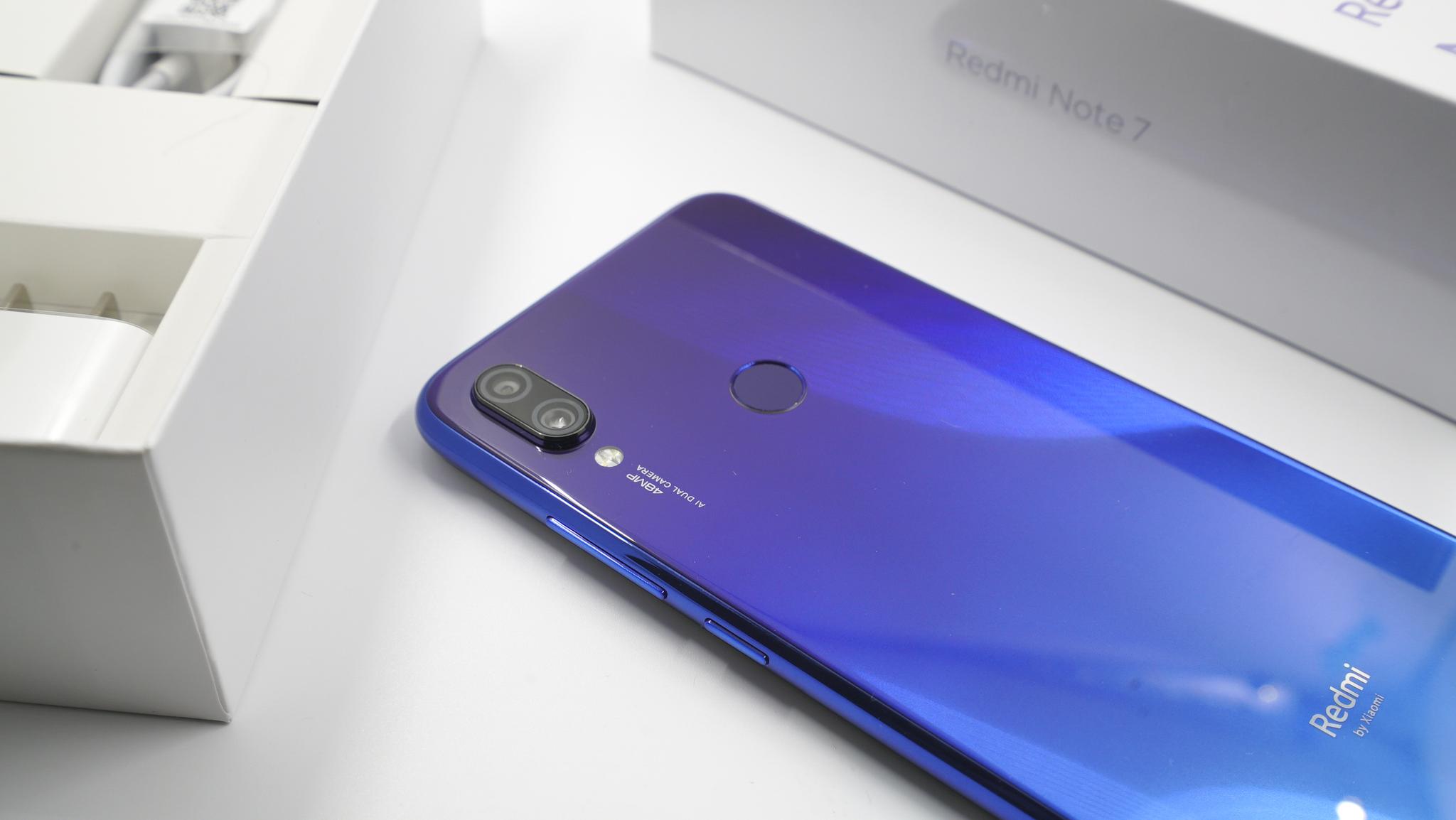 都是4000mA+4800W，价格相差两千的两款机器，最近常被拿来比较__财经头条