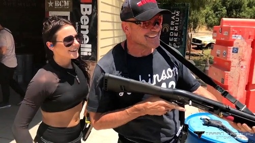 射击爱好者taran靶场名人堂，前UFC冠军+电影明星 巴斯吕滕（Bas Rut_手机新浪网