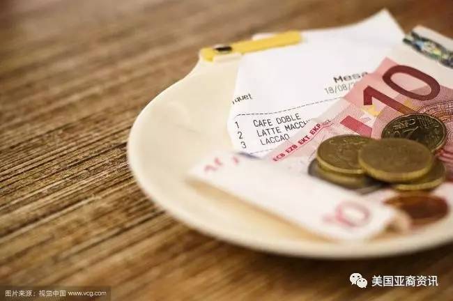 美国小费文化：变相勒索？_手机新浪网