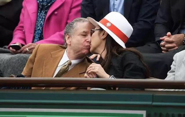 她是上流社会名媛，也是亚裔第一女打星，57岁与男友似情窦初开