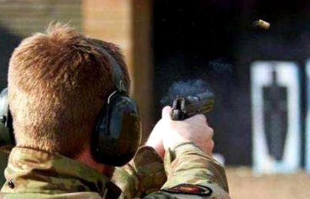 手枪中的“王者”，不仅结实耐用而且精准度还高，为何无人问津？|手枪|精准度|王者_新浪新闻