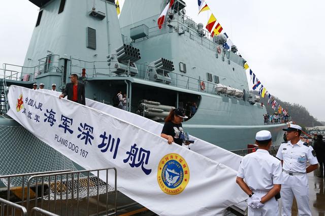 深圳舰官兵曝光为什么换YJ-12A导弹，原因是2发命中必须立即弃船|导弹|反潜|驱逐舰_新浪新闻