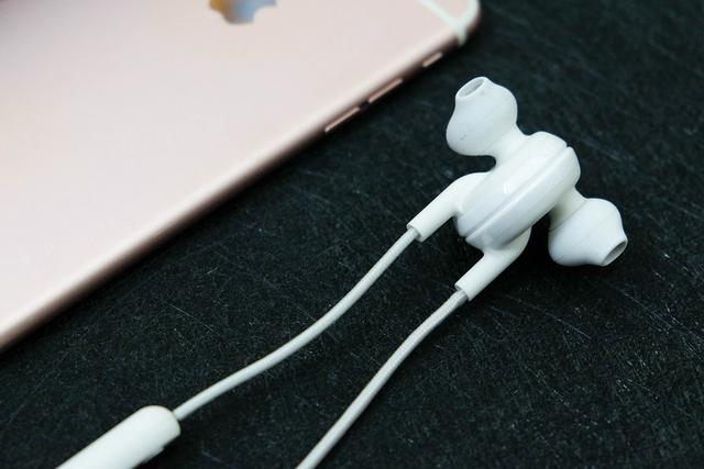 i am+buttons ceramic蓝牙耳机体验：重新定义蓝牙耳机外观音质！__财经头条