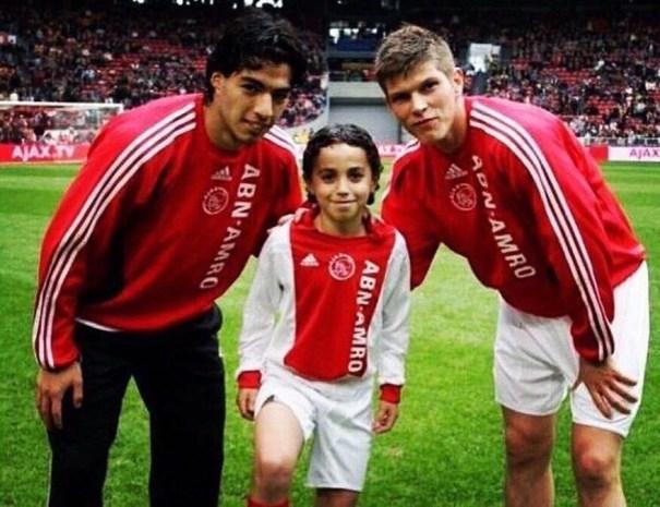 阿贾克斯两进球功臣均是青训出身，赛后官推晒萌照