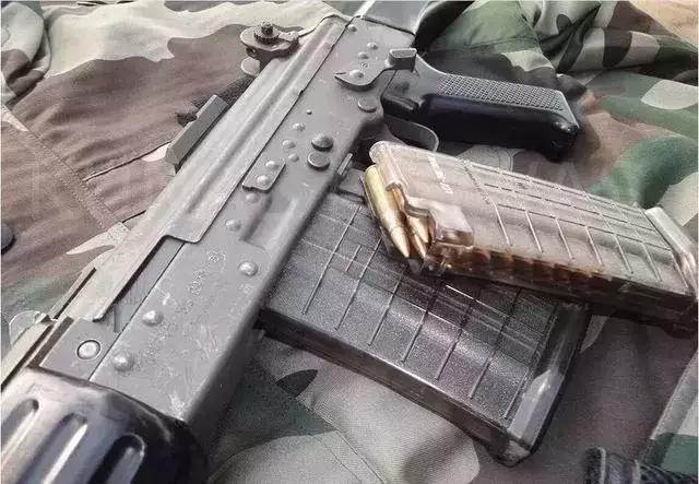 忍无可忍！印度不堪忍受INSAS，招标换装近50万新枪！