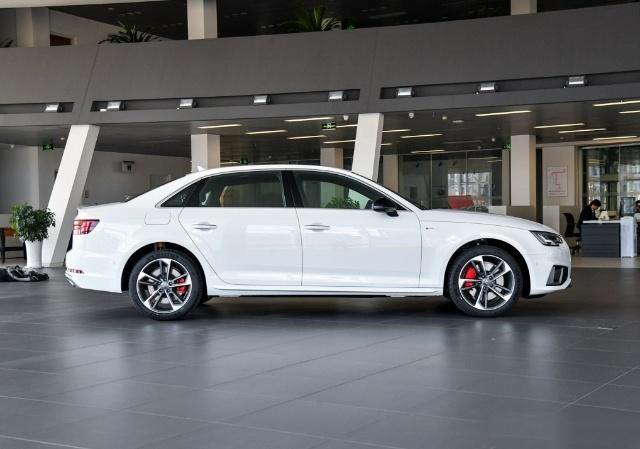 史上最便宜奥迪A4L，1.4T动力，年轻人的梦想可以实现了-新浪汽车