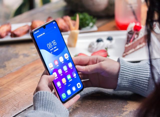 邂逅vivo X23幻彩版，享受全息幻彩带来了ikun专属宠爱__财经头条