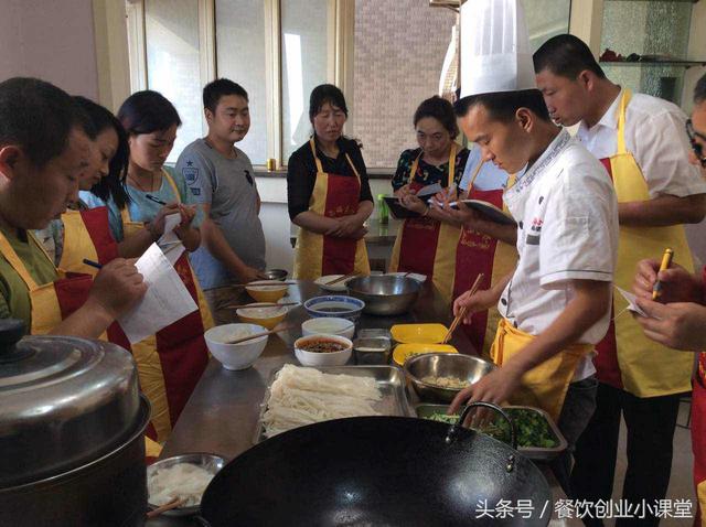 西安肉夹馍凉皮培训机构咋这么多，到底该如何选择？|肉夹馍|凉皮|培训机构_新浪新闻
