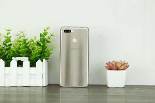 轻旗舰OPPO A7上手：颜值实力具备，续航强劲让人惊喜|旗舰|续航|吃鸡_新浪新闻