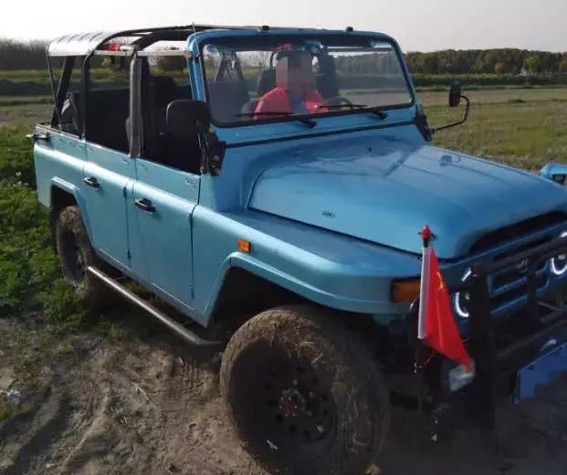 敞篷版北汽BJ212亮相，酷劲不输牧马人，车主：这样才有乐趣-新浪汽车