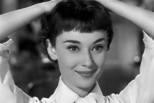 称赞人漂亮只会说“pretty”？教你五种更美丽的英语说法！|例句|英语|单词_新浪新闻