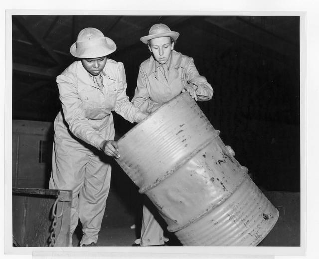 二战时期一个完全由女人组成的WAAC，这些女人们干了什么？