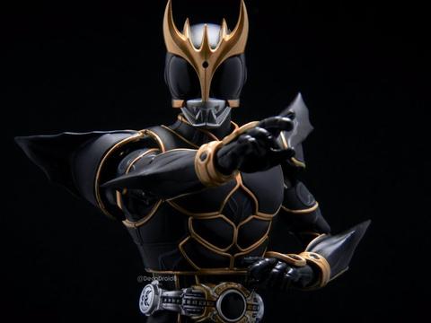 假面骑士Kuuga：最令大家震撼的是人类被怪人古朗基杀死时的惨状|Kuuga|怪人|假面_新浪新闻