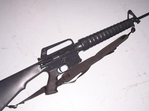 科幻感爆棚！中国版M16被外国人魔改，不细看还真认不出来|步枪|伊朗|突击步枪|自动步枪|轻武器_新浪新闻