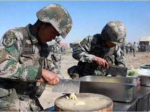 回顾我军单兵口粮的发展历程，看看解放军如何吃出战斗力？|口粮|单兵|解放军_新浪新闻