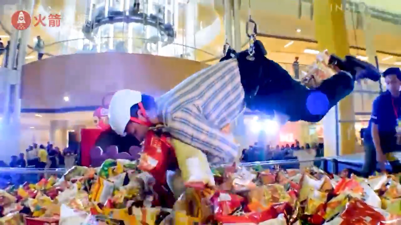 在菲律宾的阿拉邦，每年7月都会举办一种Snacktivity的节日，其中...|菲律宾|阿拉|节日_新浪新闻