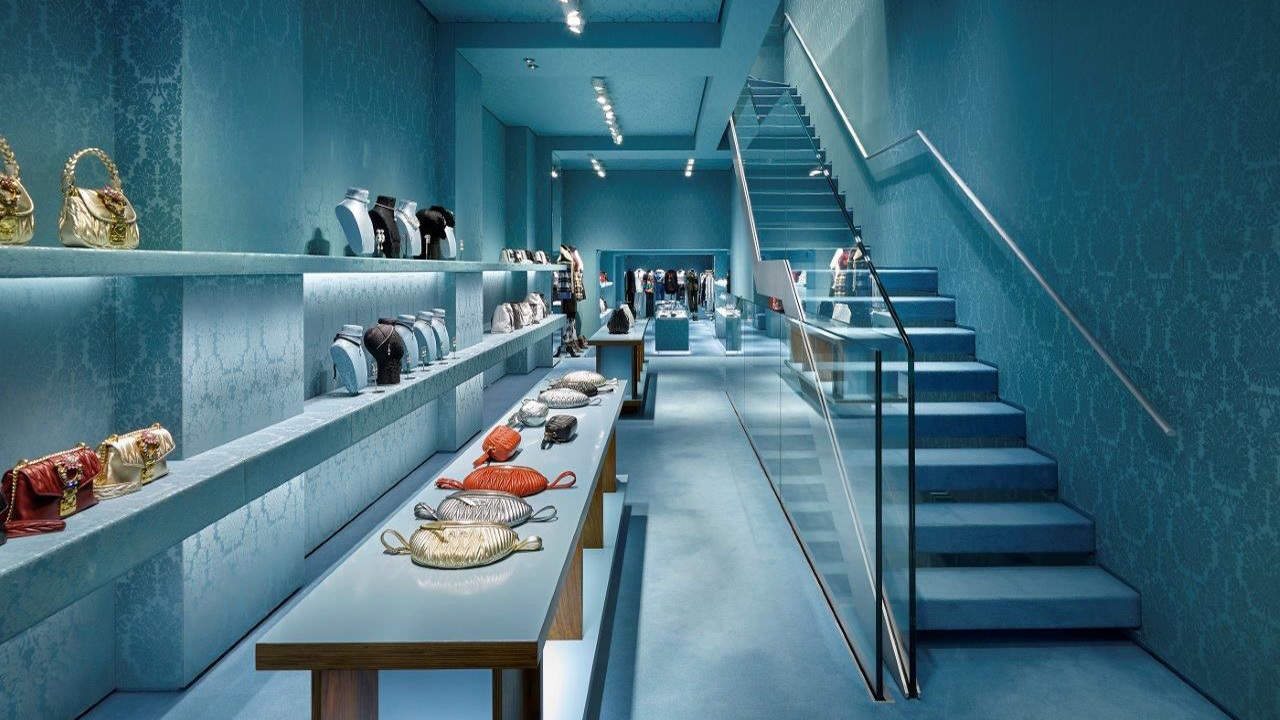 MTR零售之外：Miu Miu opens new store on Faubourg Saint-Honoré__财经头条
