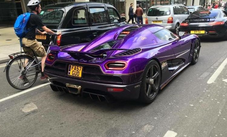 柯尼塞格最罕见的颜色，三台全在欧洲，其中一位车主是华人