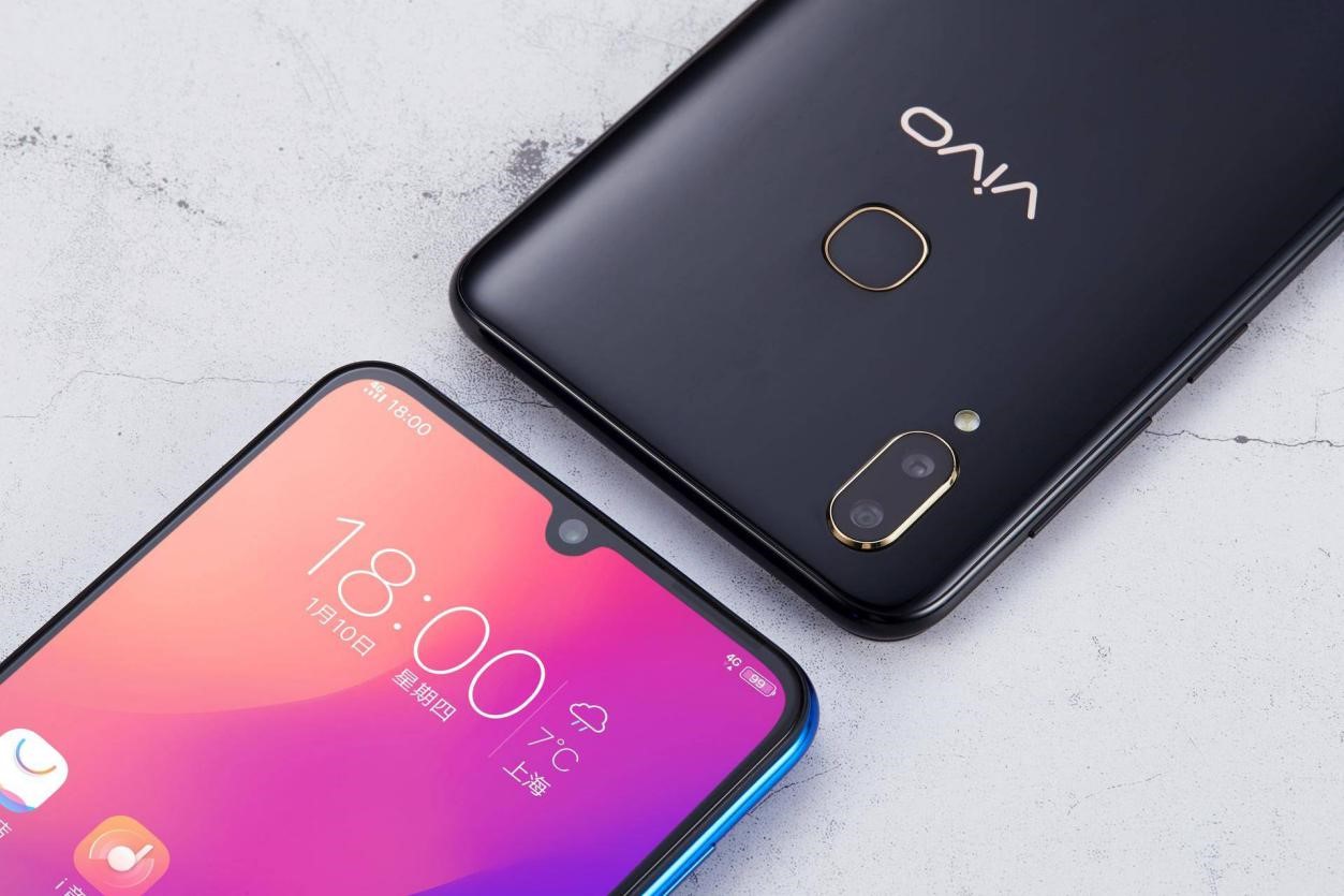 vivo Z3i 标准版图赏：性能全面升级 2400万AI美颜定义你的美__财经头条