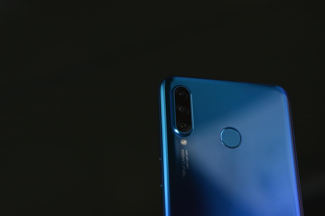 前置3200W立体美颜 华为nova 4e为女性用户带来自拍新选择__财经头条