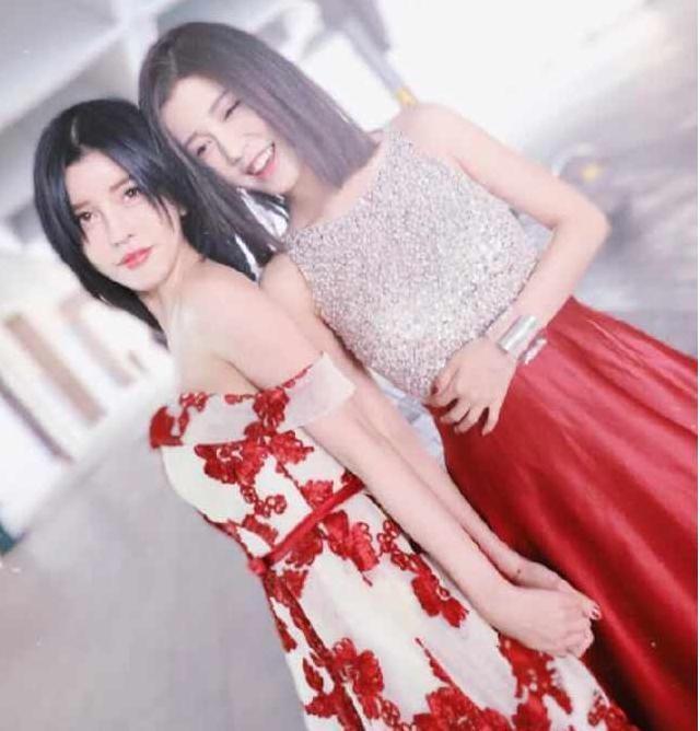 BY2整容成“塑料脸”，但更引人注意的，是她们的“塑料姐妹情”