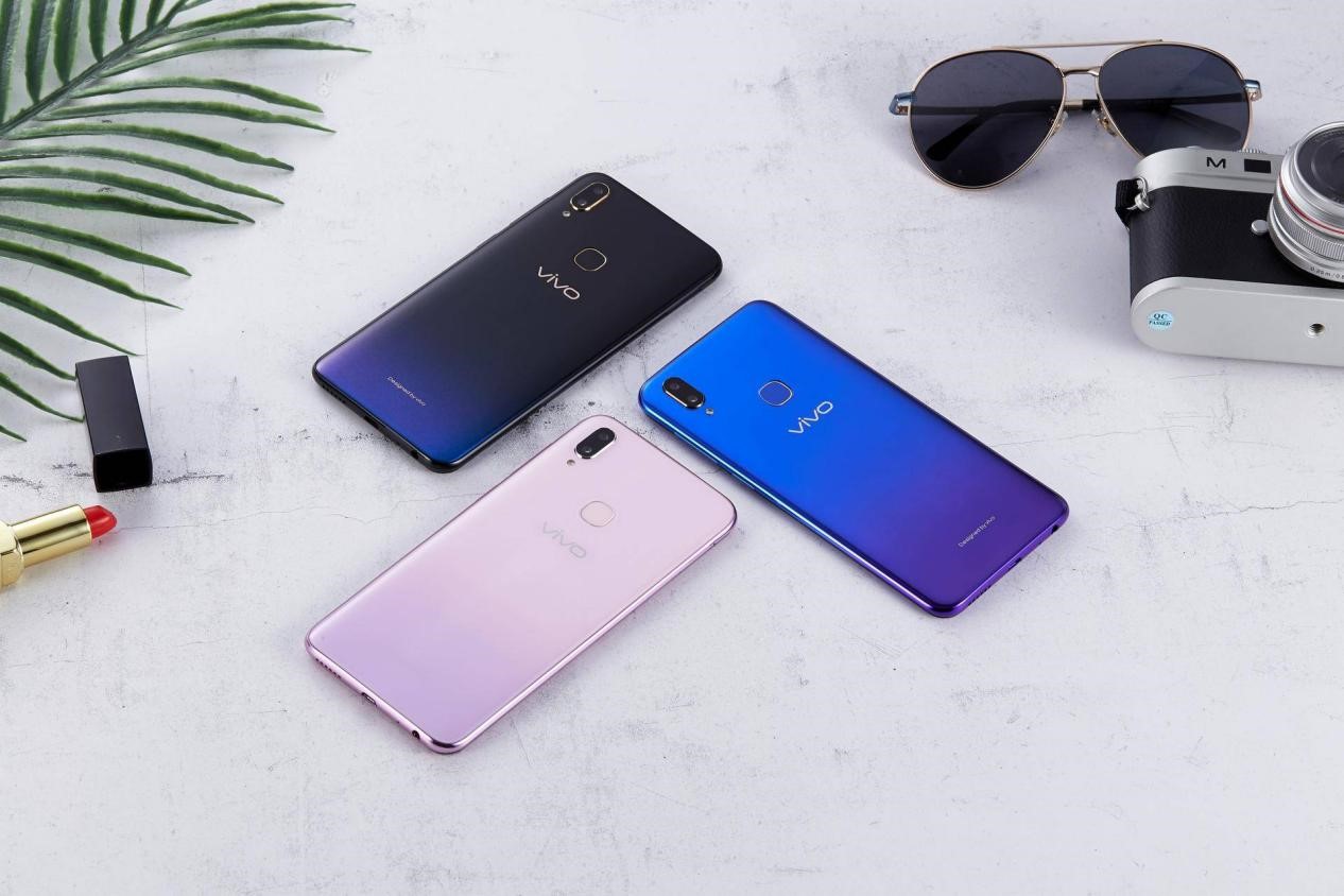 vivo Z3i 标准版图赏：性能全面升级 2400万AI美颜定义你的美__财经头条