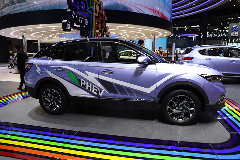2019上海车展：混动版“神车”东风风神AX7-PHEV正式亮相-新浪汽车
