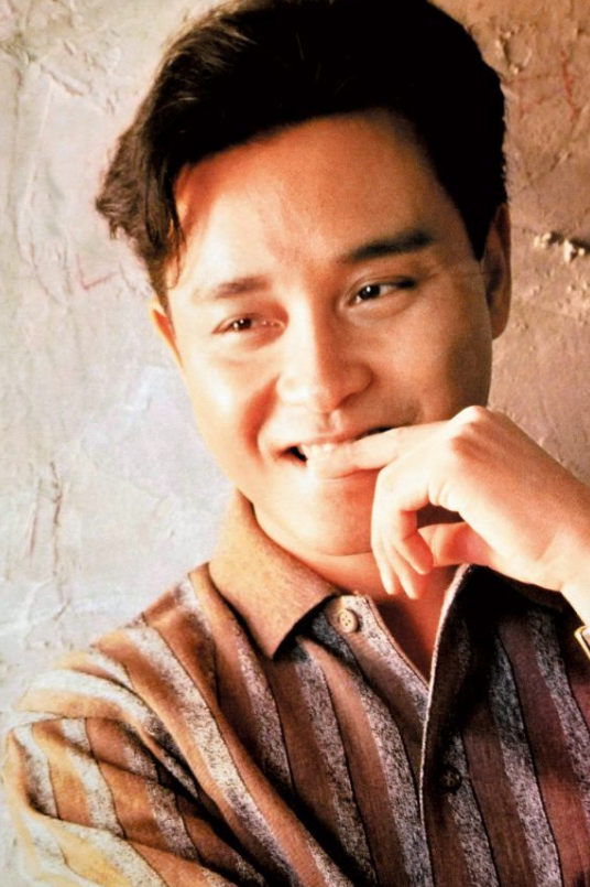 回顾张国荣早年罕见魅力相，型英帅靓正爆镜！