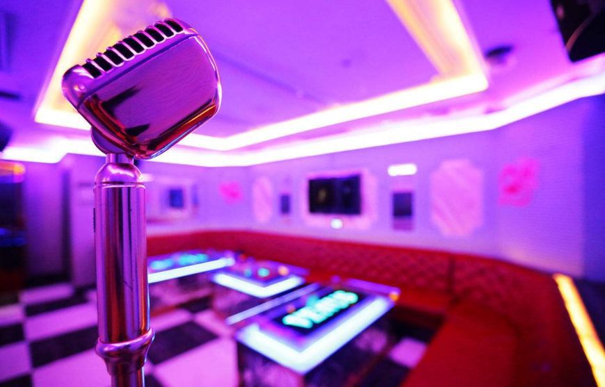 为何现在没什么人愿意去KTV唱歌了？来听听离职服务员怎么说|服务员|离职|聚会_新浪新闻