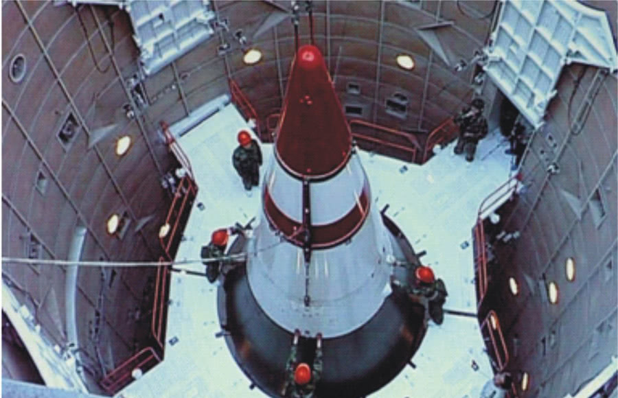 重磅！东风51真来了：下一代液体洲际弹道导弹首次公开曝光|撒旦|弹道导弹|东风_新浪新闻