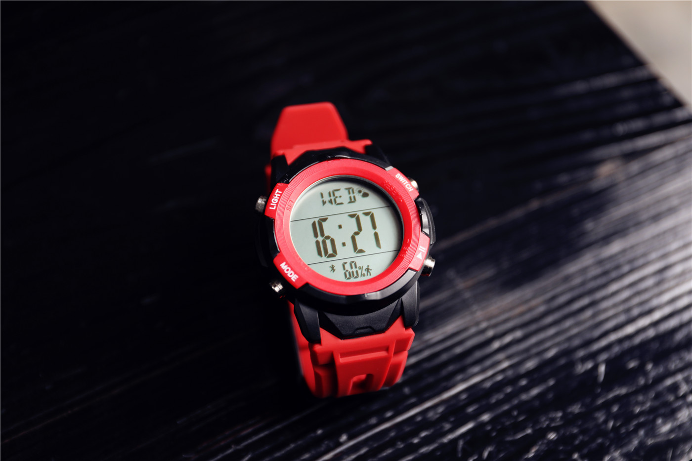 首款智能电子表D1 Sport，99元众筹价刷新性价比下限__财经头条