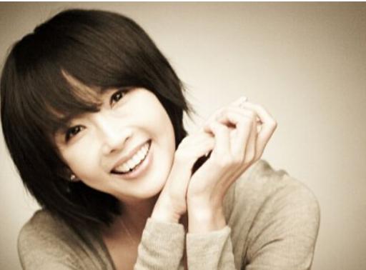 结婚13天闪离，她剁掉老婆手指踢掉胎儿，老婆眼角泪水表明态度|李敏英|李灿|老婆_新浪新闻