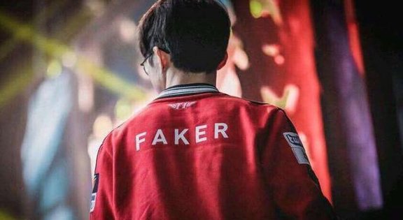 Faker入选吉尼斯世界纪录，成电竞圈第七人！