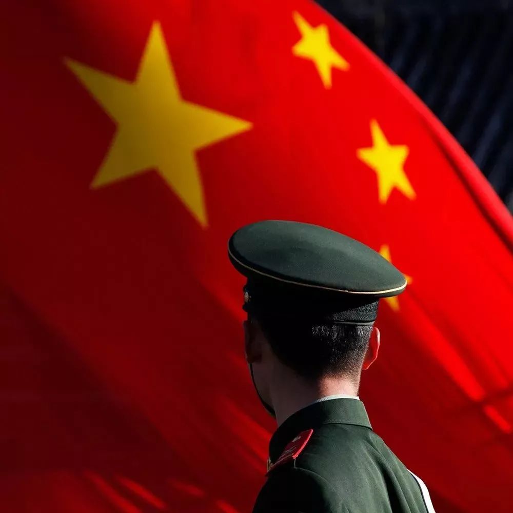 别了，武警天安门国旗护卫队！你好，解放军仪仗队！|武警|解放军|歌唱祖国_新浪新闻