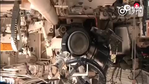 美军M109自行火炮内部什么样？视频告诉你_手机新浪网