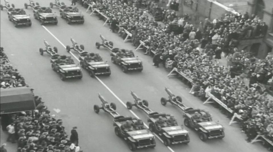 1946年，美国纽约举行二战胜利阅兵_新浪新闻